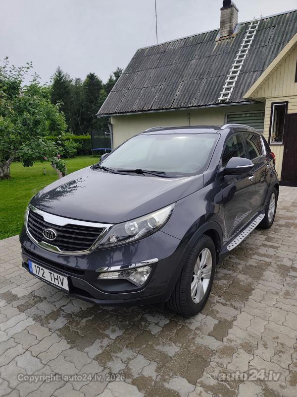 Kia Sportage 2010 in Tallinn on AUTOMOTO.COM.LV Grey Kia Sportage 2010 in Tallinn, with an engine capacity of 1.59 L and mileage of 174 thousand km for 5200 €, photo 1 on AUTOMOTO.COM.LV