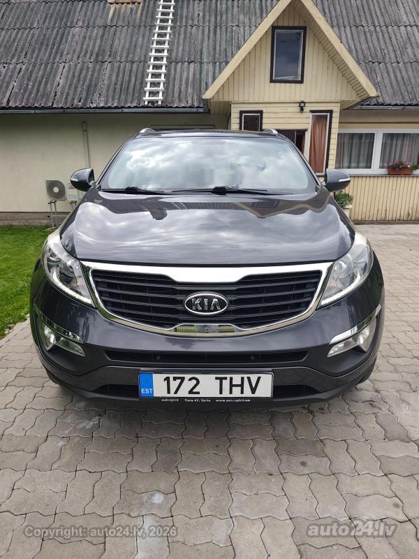 Kia Sportage 2010 in Tallinn on AUTOMOTO.COM.LV Grey Kia Sportage 2010 in Tallinn, with an engine capacity of 1.59 L and mileage of 174 thousand km for 5200 €, photo 4 on AUTOMOTO.COM.LV
