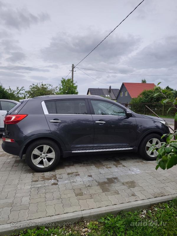 Kia Sportage 2010 in Tallinn on AUTOMOTO.COM.LV Grey Kia Sportage 2010 in Tallinn, with an engine capacity of 1.59 L and mileage of 174 thousand km for 5200 €, photo 6 on AUTOMOTO.COM.LV