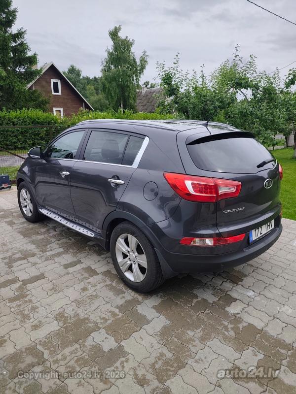 Kia Sportage 2010 in Tallinn on AUTOMOTO.COM.LV Grey Kia Sportage 2010 in Tallinn, with an engine capacity of 1.59 L and mileage of 174 thousand km for 5200 €, photo 8 on AUTOMOTO.COM.LV