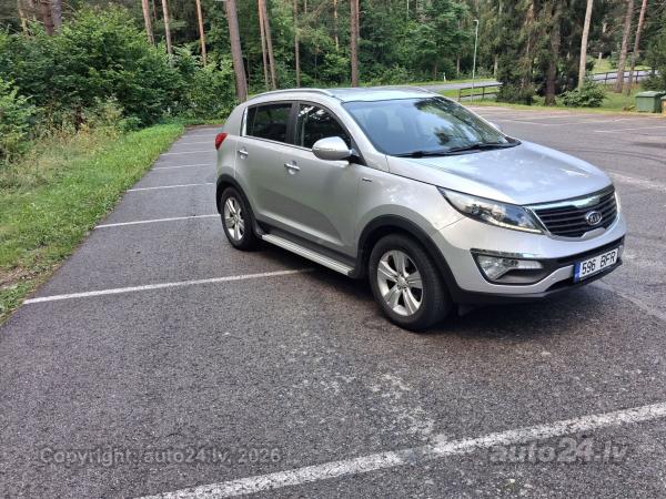 Grey Kia Sportage 2011 in Rakvere, with an engine capacity of 2.00 L and mileage of 108 thousand km for 7500 €, photo 2 on AUTOMOTO.COM.LV