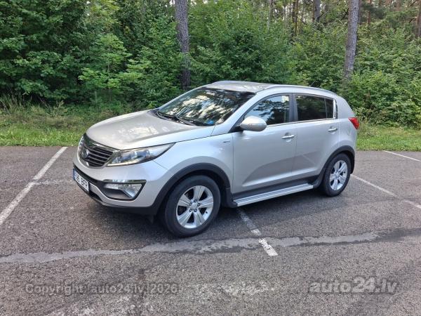 Grey Kia Sportage 2011 in Rakvere, with an engine capacity of 2.00 L and mileage of 108 thousand km for 7500 €, photo 4 on AUTOMOTO.COM.LV