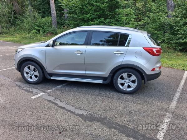 Grey Kia Sportage 2011 in Rakvere, with an engine capacity of 2.00 L and mileage of 108 thousand km for 7500 €, photo 5 on AUTOMOTO.COM.LV