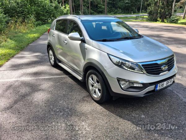 Grey Kia Sportage 2011 in Rakvere, with an engine capacity of 2.00 L and mileage of 108 thousand km for 7500 €, photo 9 on AUTOMOTO.COM.LV