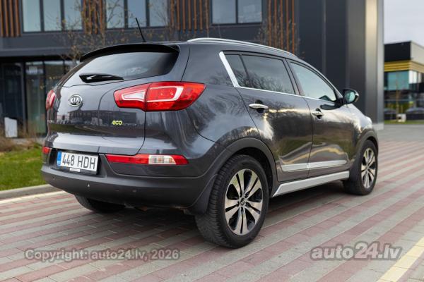 Grey Kia Sportage 2012 in Tallinn, with an engine capacity of 2.00 L and mileage of 216 thousand km for 6990 €, photo 2 on AUTOMOTO.COM.LV