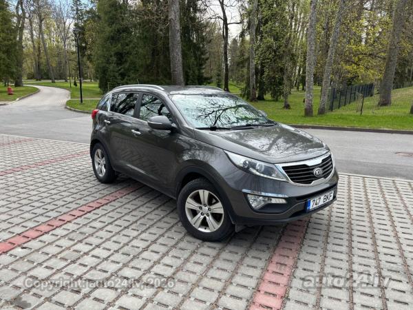 Grey Kia Sportage 2013 in Tallinn, with an engine capacity of 2.00 L and mileage of 141 thousand km for 9500 €, photo 1 on AUTOMOTO.COM.LV