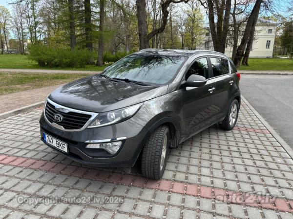 Grey Kia Sportage 2013 in Tallinn, with an engine capacity of 2.00 L and mileage of 141 thousand km for 9500 €, photo 2 on AUTOMOTO.COM.LV