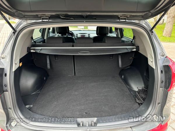 Grey Kia Sportage 2013 in Tallinn, with an engine capacity of 2.00 L and mileage of 141 thousand km for 9500 €, photo 7 on AUTOMOTO.COM.LV