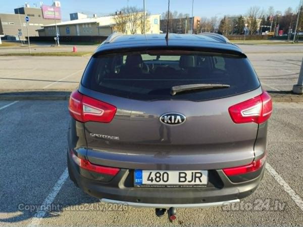 Pelēks Kia Sportage 2013 Tartu, ar dzinēja tilpumu 2.00 L un nobraukumu 162 tūkst. km par 7000 €, foto 5 vietnē AUTOMOTO.COM.LV