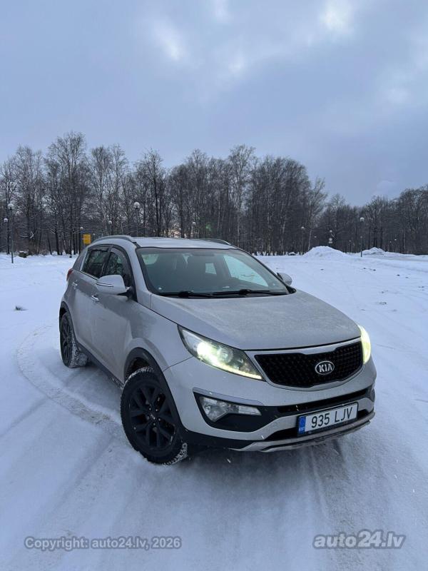 Grey Kia Sportage 2014 in Tallinn, with an engine capacity of 1.70 L and mileage of 280 thousand km for 8999 €, photo 1 on AUTOMOTO.COM.LV