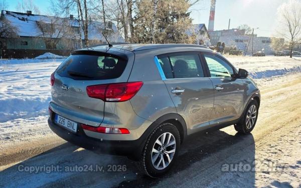 Grey Kia Sportage 2015 in Tallinn, with an engine capacity of 1.60 L and mileage of 96 thousand km for 9400 €, photo 4 on AUTOMOTO.COM.LV