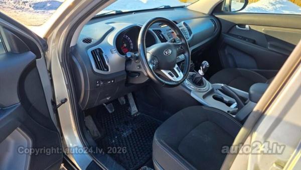 Pelēks Kia Sportage 2015 Tallina, ar dzinēja tilpumu 1.60 L un nobraukumu 96 tūkst. km par 9400 €, foto 11 vietnē AUTOMOTO.COM.LV