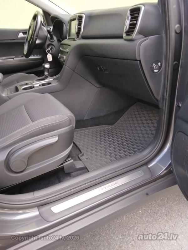 Pelēks Kia Sportage 2018 Pērnava, ar dzinēja tilpumu 1.70 L un nobraukumu 47 tūkst. km par 16649 €, foto 9 vietnē AUTOMOTO.COM.LV