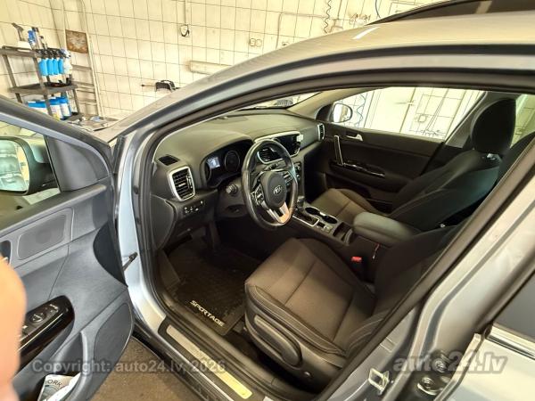 Pelēks Kia Sportage 2021 Tallina, ar dzinēja tilpumu 1.60 L un nobraukumu 110 tūkst. km par 18000 €, foto 6 vietnē AUTOMOTO.COM.LV
