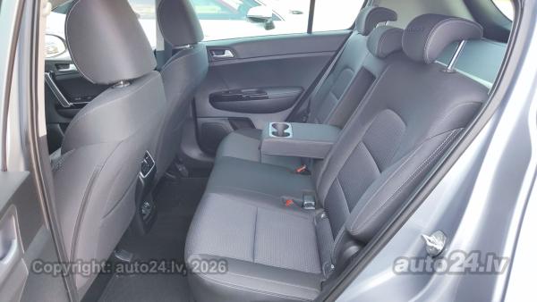 Grey Kia Sportage 2021 in Tartu, with an engine capacity of 1.60 L and mileage of 82 thousand km for 18990 €, photo 6 on AUTOMOTO.COM.LV