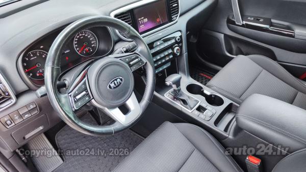 Grey Kia Sportage 2021 in Tartu, with an engine capacity of 1.60 L and mileage of 82 thousand km for 18990 €, photo 10 on AUTOMOTO.COM.LV