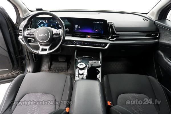 Grey Kia Sportage 2023 in Tallinn, with an engine capacity of 1.60 L and mileage of 126 thousand km for 25900 €, photo 5 on AUTOMOTO.COM.LV