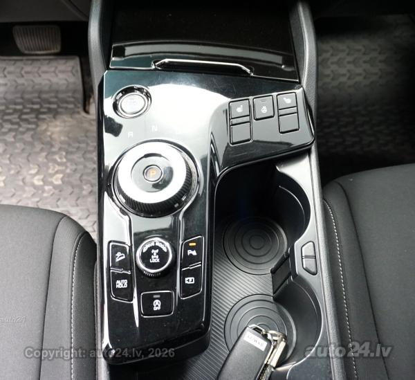 Grey Kia Sportage 2023 in Tallinn, with an engine capacity of 1.60 L and mileage of 126 thousand km for 25900 €, photo 8 on AUTOMOTO.COM.LV