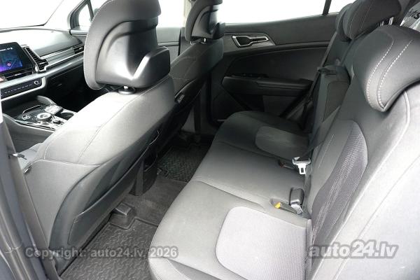 Grey Kia Sportage 2023 in Tallinn, with an engine capacity of 1.60 L and mileage of 126 thousand km for 25900 €, photo 9 on AUTOMOTO.COM.LV