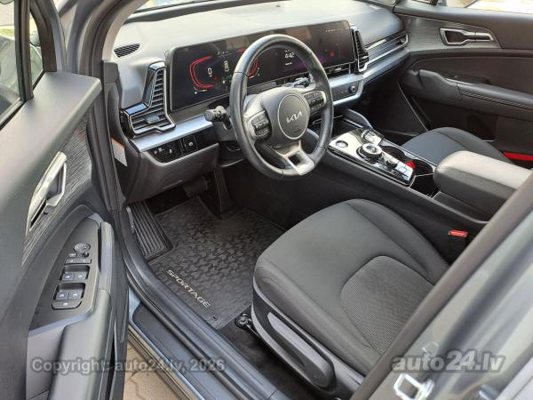 Grey Kia Sportage 2023 in Tartu, with an engine capacity of 1.60 L and mileage of 63 thousand km for 22000 €, photo 4 on AUTOMOTO.COM.LV