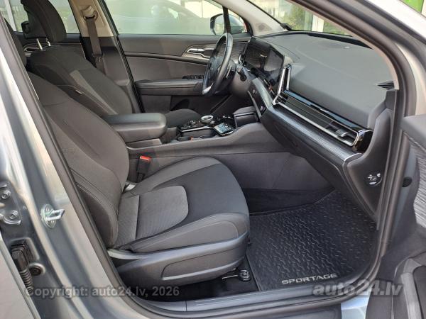 Grey Kia Sportage 2023 in Tartu, with an engine capacity of 1.60 L and mileage of 63 thousand km for 22000 €, photo 5 on AUTOMOTO.COM.LV