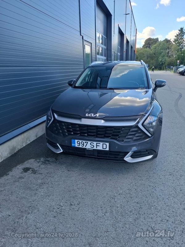 Kia Sportage 2023 in Tallinn on AUTOMOTO.COM.LV Grey Kia Sportage 2023 in Tallinn, with an engine capacity of 1.60 L and mileage of 60 thousand km for 27900 €, photo 5 on AUTOMOTO.COM.LV