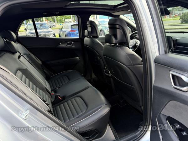 Grey Kia Sportage 2024 in Tallinn, with an engine capacity of 1.60 L and mileage of 117 thousand km for 29900 €, photo 5 on AUTOMOTO.COM.LV