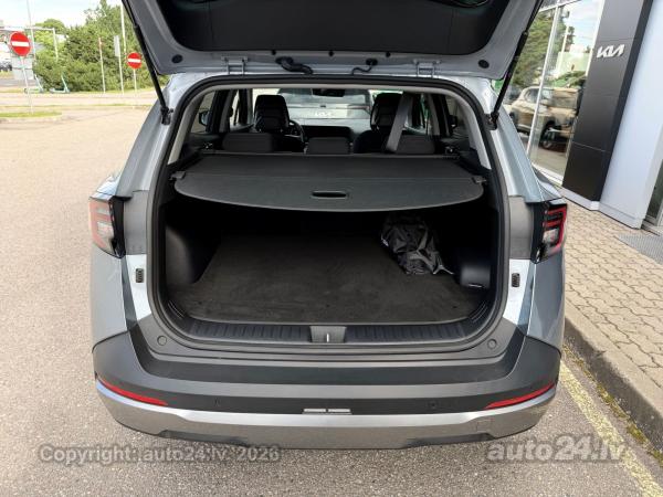 Grey Kia Sportage 2025 in Tallinn, with an engine capacity of 1.60 L and mileage of 17 thousand km for 30900 €, photo 6 on AUTOMOTO.COM.LV