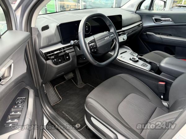 Grey Kia Sportage 2025 in Tallinn, with an engine capacity of 1.60 L and mileage of 17 thousand km for 30900 €, photo 7 on AUTOMOTO.COM.LV