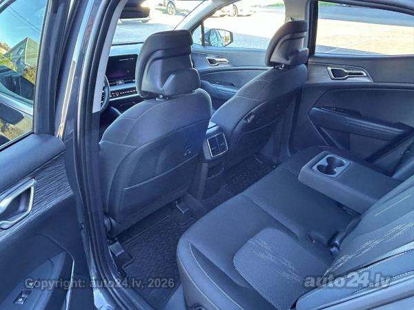 Grey Kia Sportage 2025 in Rakvere, with an engine capacity of 1.60 L and mileage of 100 thousand km for 27990 €, photo 9 on AUTOMOTO.COM.LV