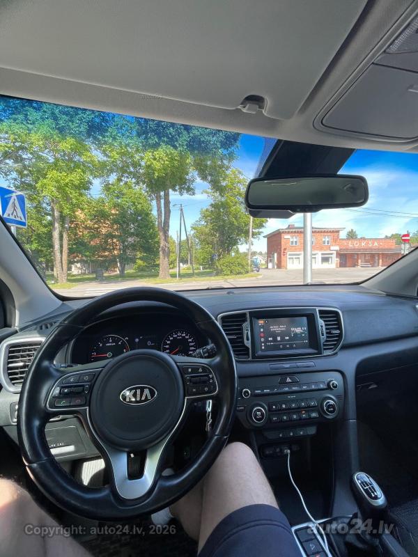 Kia Sportage 2017 in Tallinn, with an engine capacity of 1.70 L and mileage of 265 thousand km for 9000 €, photo 8 on AUTOMOTO.COM.LV