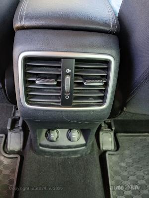 Kia Sportage 2018 in Parnu, with an engine capacity of 1.70 L and mileage of 201 thousand km for 12800 €, photo 4 on AUTOMOTO.COM.LV