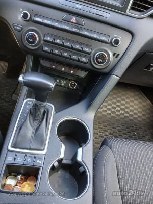 Kia Sportage 2018 in Parnu, with an engine capacity of 1.70 L and mileage of 201 thousand km for 12800 €, photo 5 on AUTOMOTO.COM.LV