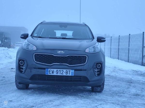 Kia Sportage 2018 in Siauliai, with an engine capacity of 1.70 L and mileage of 165 thousand km for 12200 €, photo 1 on AUTOMOTO.COM.LV