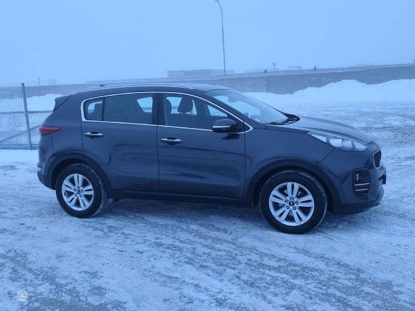 Kia Sportage 2018 in Siauliai, with an engine capacity of 1.70 L and mileage of 165 thousand km for 12200 €, photo 4 on AUTOMOTO.COM.LV