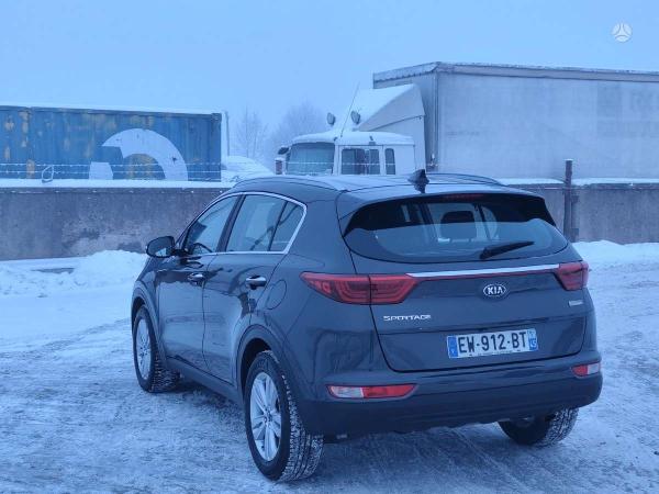 Kia Sportage 2018 in Siauliai, with an engine capacity of 1.70 L and mileage of 165 thousand km for 12200 €, photo 7 on AUTOMOTO.COM.LV