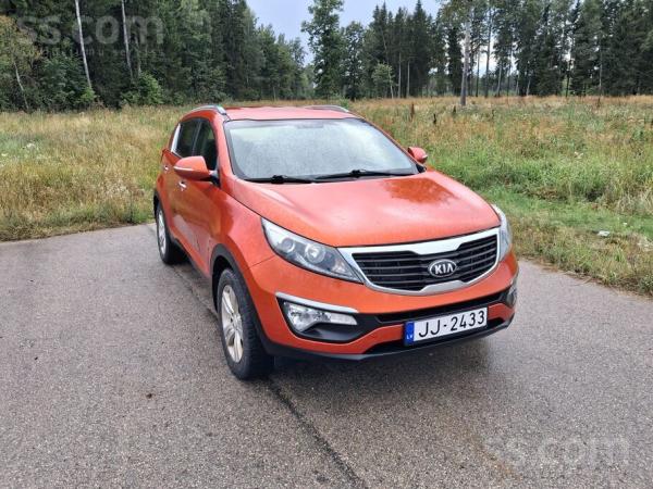 Orange Kia Sportage 2013 in Preili, with an engine capacity of 1.70 L and mileage of 420 thousand km for 3900 €, photo 2 on AUTOMOTO.COM.LV