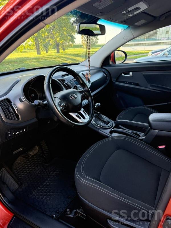 Kia Sportage 2013 Daugavpils vietnē Oranžs Kia Sportage 2013 Daugavpils, ar dzinēja tilpumu 2.00 L un nobraukumu 197 tūkst. km par 7300 €, foto 5 vietnē AUTOMOTO.COM.LV