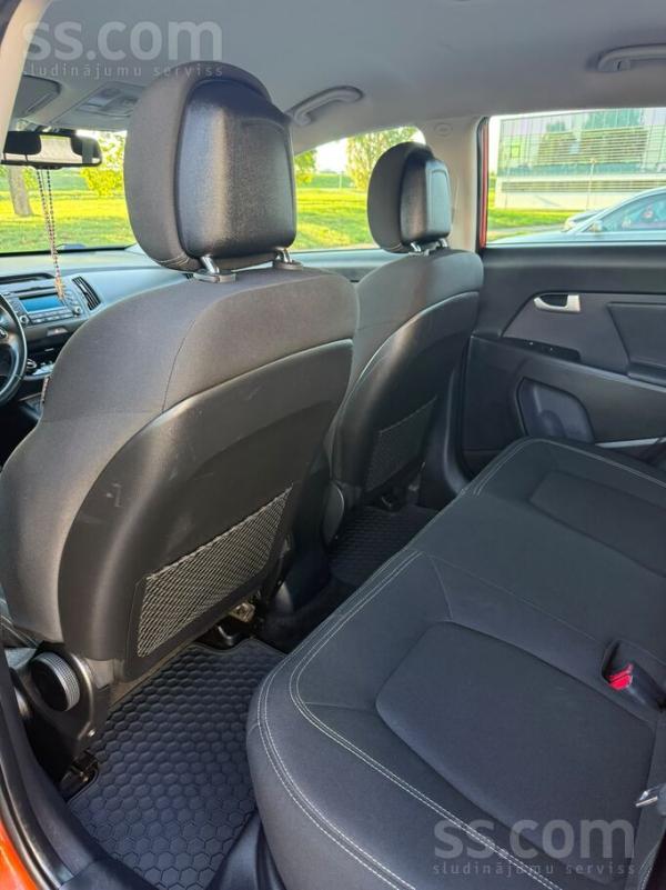 Kia Sportage 2013 Daugavpils vietnē Oranžs Kia Sportage 2013 Daugavpils, ar dzinēja tilpumu 2.00 L un nobraukumu 197 tūkst. km par 7300 €, foto 9 vietnē AUTOMOTO.COM.LV
