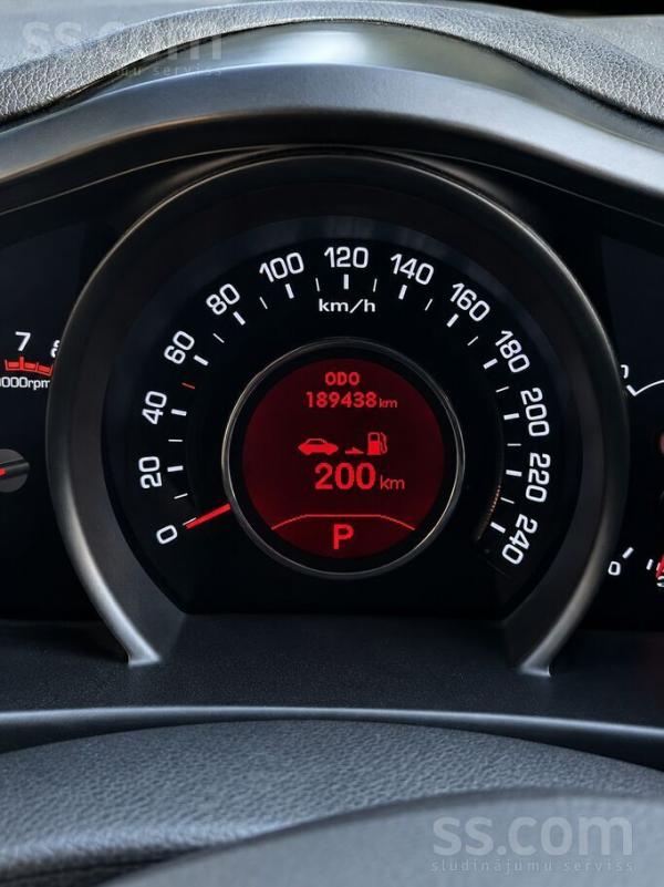 Orange Kia Sportage 2014 in Riga, with an engine capacity of 2.00 L and mileage of 190 thousand km for 8100 €, photo 8 on AUTOMOTO.COM.LV