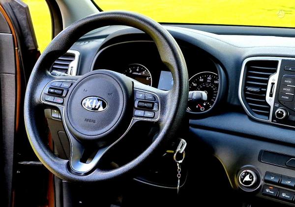 Oranžs Kia Sportage 2017 Viļņa, ar dzinēja tilpumu 2.40 L un nobraukumu 200 tūkst. km par 10500 €, foto 9 vietnē AUTOMOTO.COM.LV