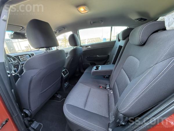 Orange Kia Sportage 2019 in Jelgava, with an engine capacity of 1.60 L and mileage of 183 thousand km for 13300 €, photo 10 on AUTOMOTO.COM.LV