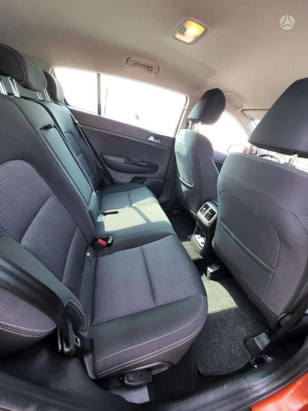 Orange Kia Sportage 2019 in Kaunas, with an engine capacity of 1.59 L and mileage of 85 thousand km for 13900 €, photo 9 on AUTOMOTO.COM.LV