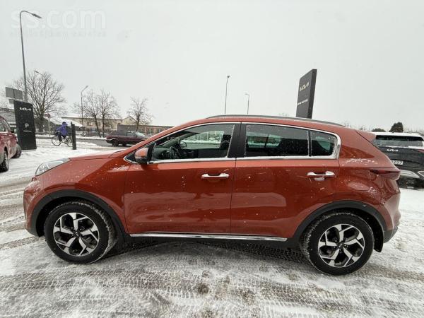 Orange Kia Sportage 2021 in Jelgava, with an engine capacity of 1.60 L and mileage of 133 thousand km for 16300 €, photo 2 on AUTOMOTO.COM.LV
