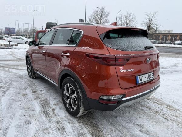 Orange Kia Sportage 2021 in Jelgava, with an engine capacity of 1.60 L and mileage of 133 thousand km for 16300 €, photo 3 on AUTOMOTO.COM.LV