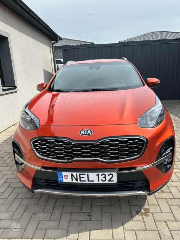 Orange Kia Sportage 2022 in Kaunas, with an engine capacity of 1.59 L and mileage of 51 thousand km for 18500 €, photo 1 on AUTOMOTO.COM.LV