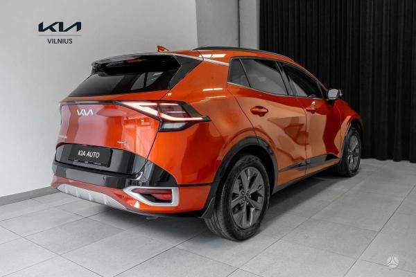 Orange Kia Sportage 2022 in Vilnius, with an engine capacity of 1.60 L and mileage of 94 thousand km for 27900 €, photo 3 on AUTOMOTO.COM.LV