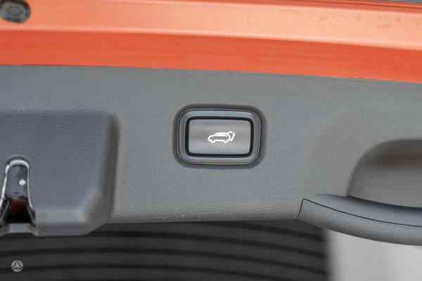 Orange Kia Sportage 2022 in Vilnius, with an engine capacity of 1.60 L and mileage of 94 thousand km for 27900 €, photo 11 on AUTOMOTO.COM.LV