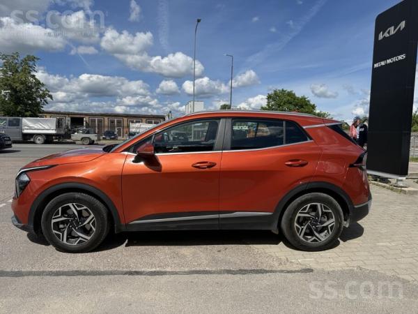 Orange Kia Sportage 2023 in Jelgava, with an engine capacity of 1.60 L and mileage of 103 thousand km for 20500 €, photo 2 on AUTOMOTO.COM.LV