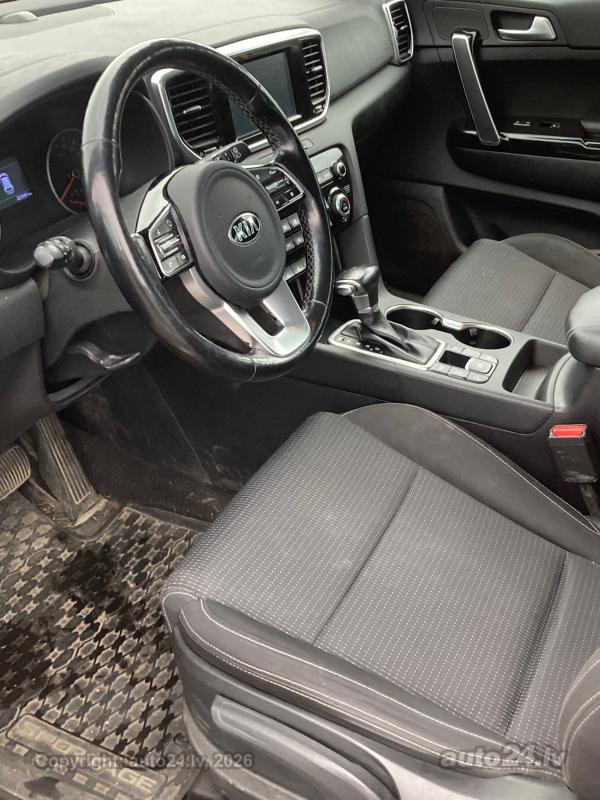 Orange Kia Sportage 2019 in Tallinn, with an engine capacity of 1.60 L and mileage of 0 thousand km for 14999 €, photo 11 on AUTOMOTO.COM.LV